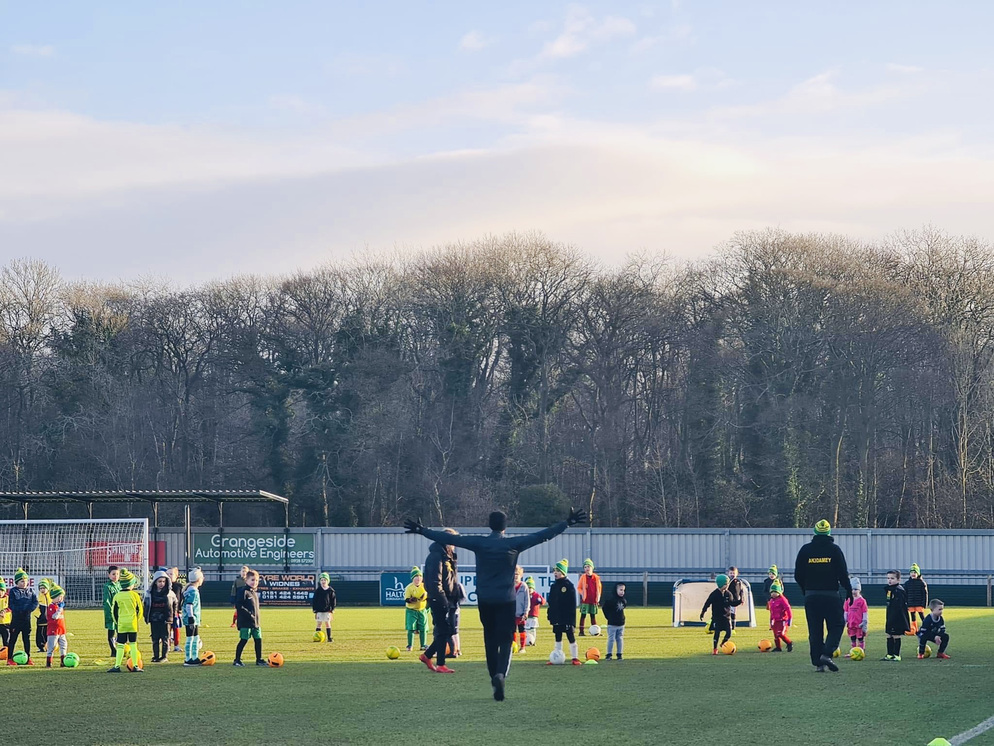 The AKIDAMEY – Runcorn Linnets Juniors Football Club – Halton Sports Centre